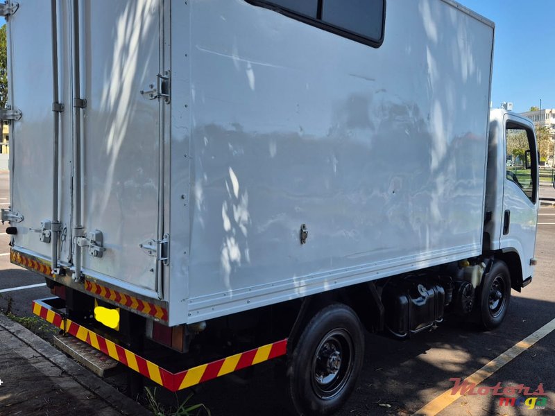 2020' Isuzu Reward NP for sale. Vacoas-Phoenix, Mauritius